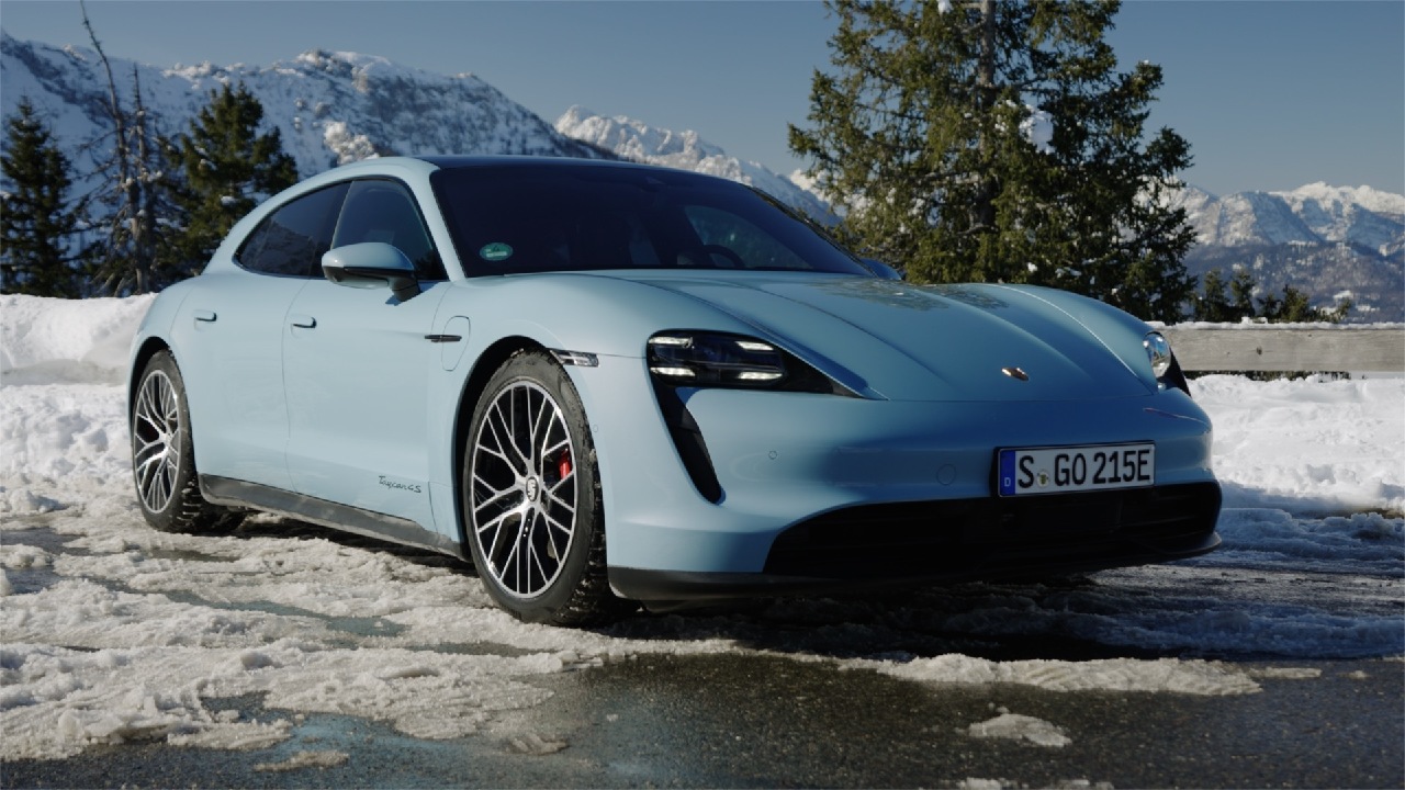 Taycan 4S Sport Turismo – Frozen Blue Metallic - NewsTV Porsche